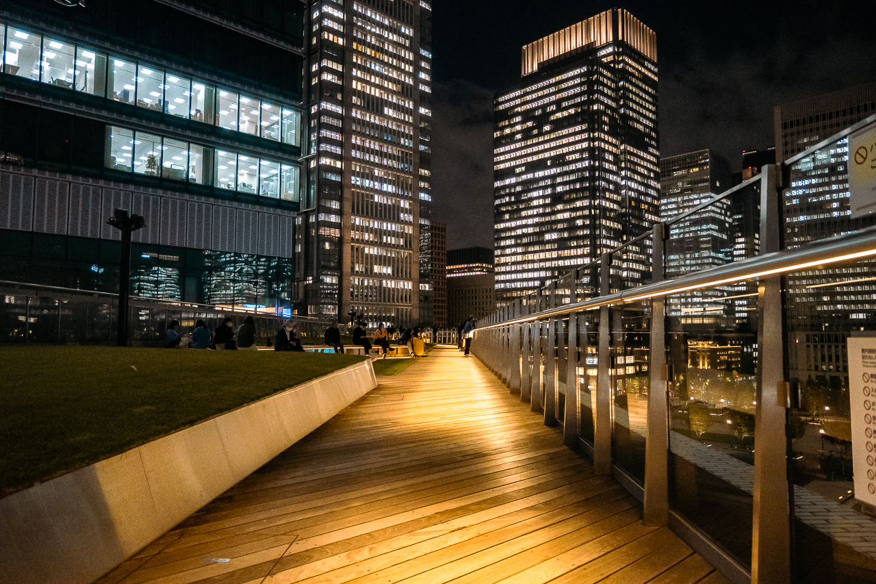 【日本】東京景點。KITTE Garden – KITTE丸之內免費展望台，飽覽東京車站夜景