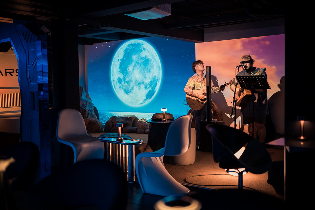 【泰國】清邁咖啡廳。MARS.cnx – 超狂火星造景，太空艙裡喝夢幻星球調酒